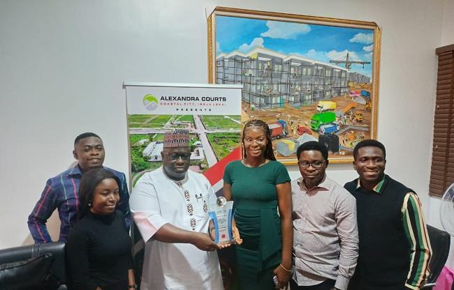 Images: Durojaiye honoured as one of Nigeria’s 100 most distinguished ...